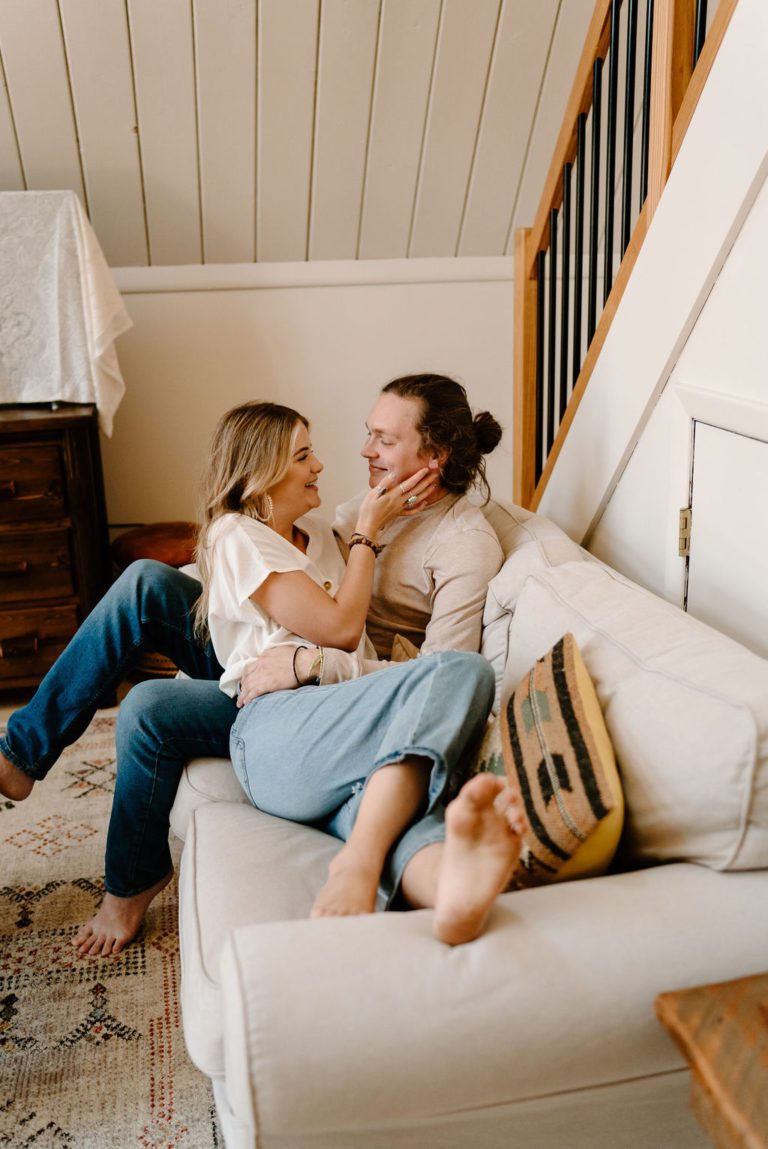 Cozy Airbnb Couples Photos in Boone North Carolina - kayliphotography.com